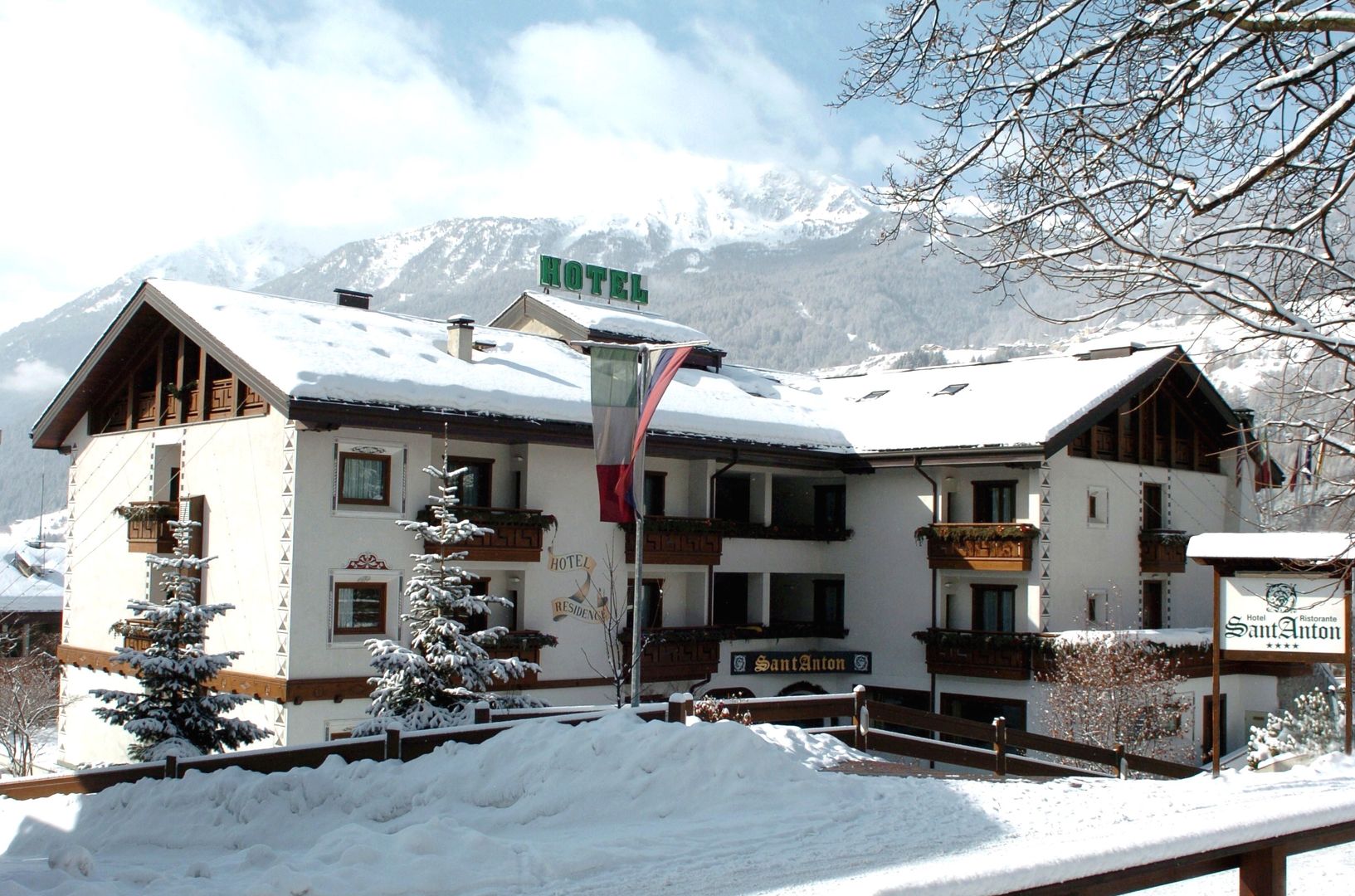Luxury Accommodation : Hotel Sant Anton, Bormio | J2Ski