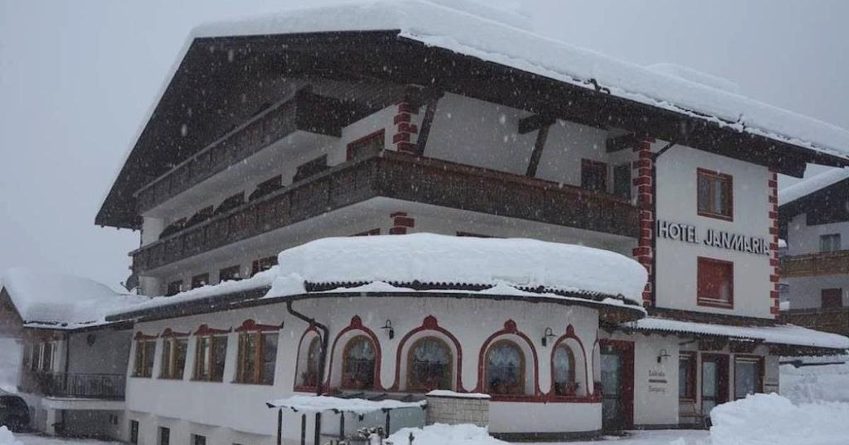 Hotel Jan Maria in Canazei - Deals & Prices