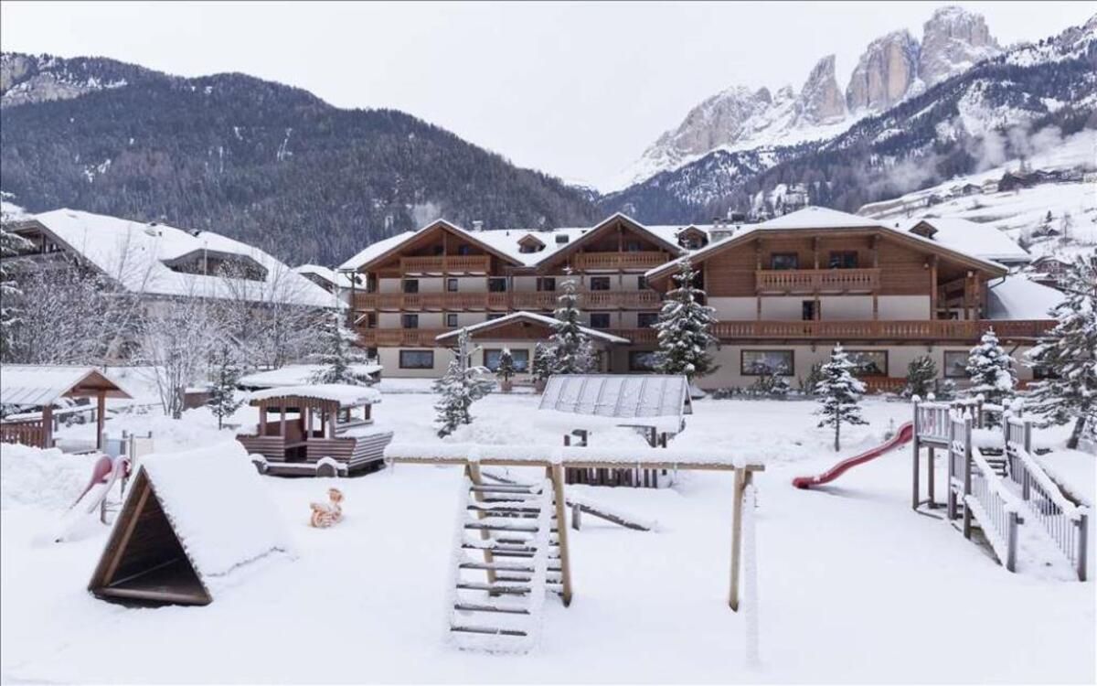 Hotel Sella Ronda & Dependance Serenella - Canazei